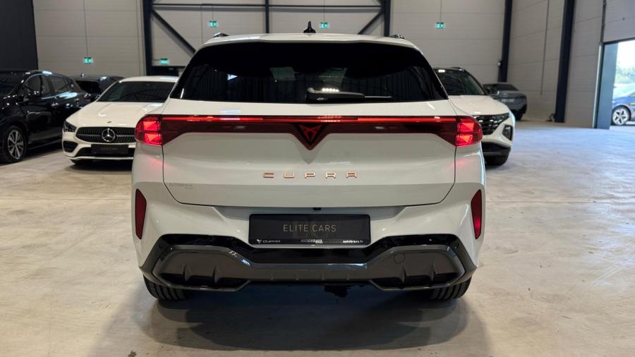 White Cupra Terramar 2025 in Riga, with an engine capacity of 2.00 L and mileage of 11 thousand km for 32490 €, photo 5 on AUTOMOTO.COM.LV