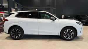 White Cupra Terramar 2025 in Riga, with an engine capacity of 2.00 L and mileage of 11 thousand km for 32490 €, photo 8 on AUTOMOTO.COM.LV