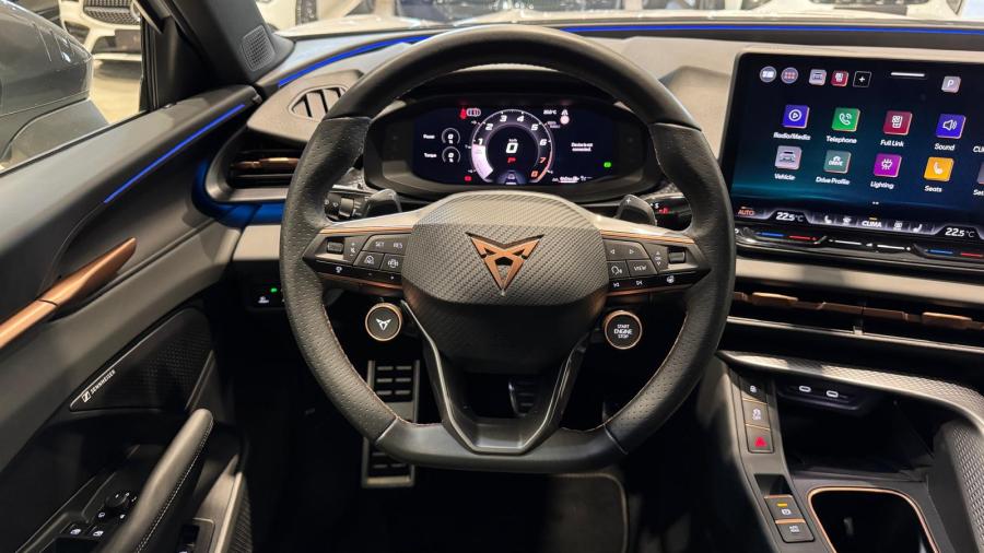White Cupra Terramar 2025 in Riga, with an engine capacity of 2.00 L and mileage of 11 thousand km for 32490 €, photo 11 on AUTOMOTO.COM.LV