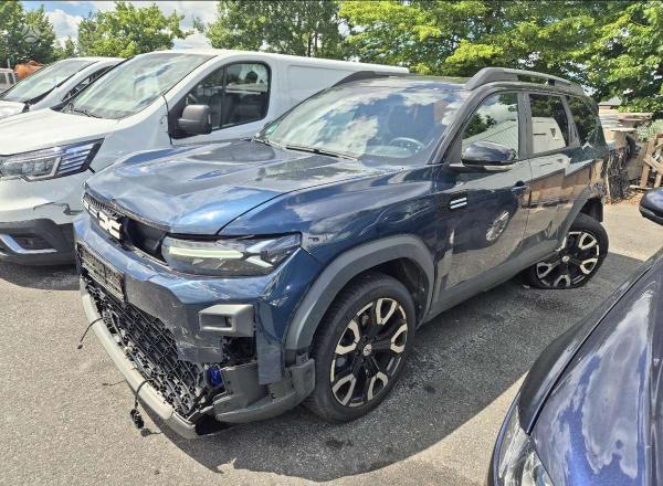 Blue Dacia Bigster 2025 in Klaipeda, with an engine capacity of 1.80 L and mileage of 11 thousand km for 14800 €, photo 2 on AUTOMOTO.COM.LV