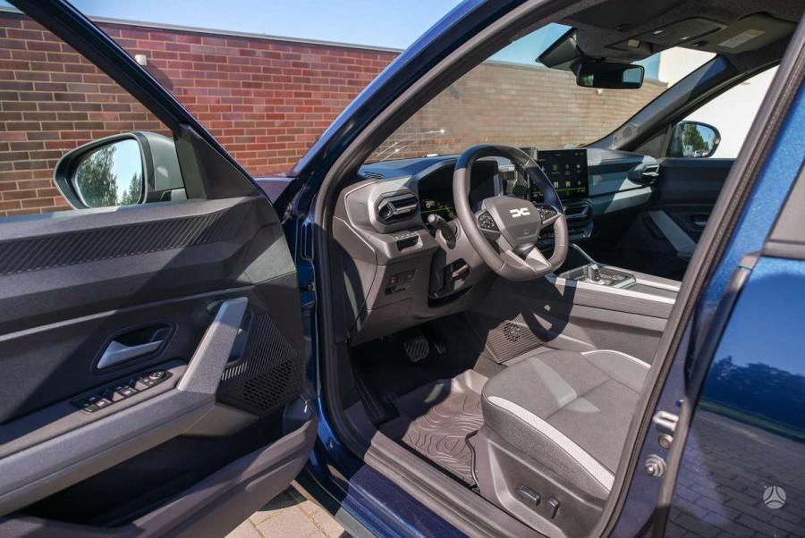 Blue Dacia Bigster 2025 in Marijampole, with an engine capacity of 1.80 L and mileage of 37 thousand km for 24950 €, photo 25 on AUTOMOTO.COM.LV