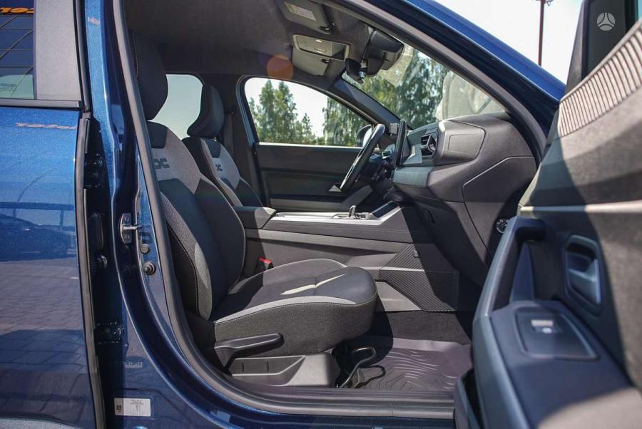 Blue Dacia Bigster 2025 in Marijampole, with an engine capacity of 1.80 L and mileage of 37 thousand km for 24950 €, photo 38 on AUTOMOTO.COM.LV