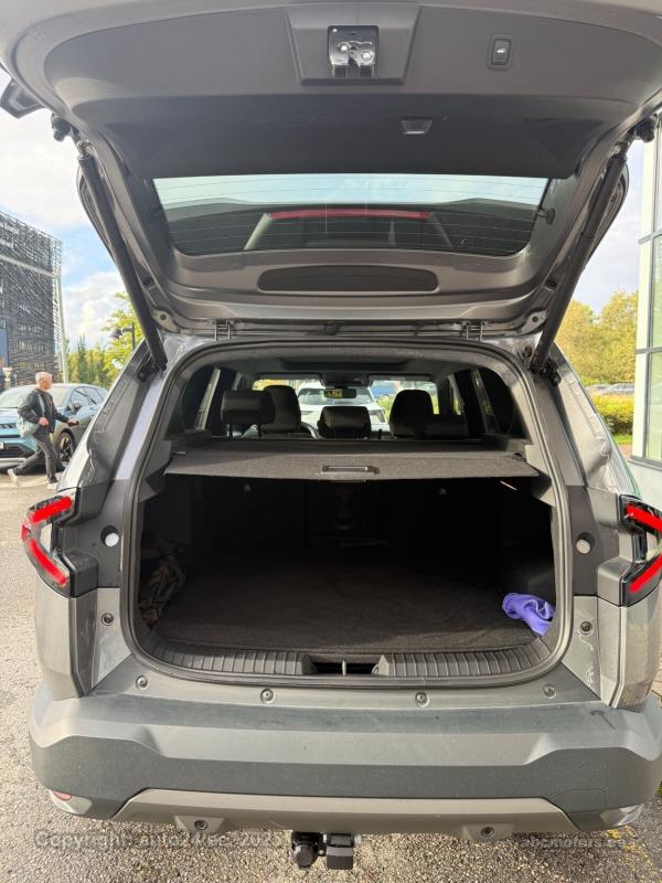 Pelēks Dacia Bigster 2025 Tallina, ar dzinēja tilpumu 1.20 L un nobraukumu 7 tūkst. km par 31490 €, foto 11 vietnē AUTOMOTO.COM.LV
