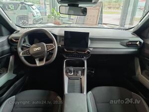 Grey Dacia Bigster 2025 in Tartu, with an engine capacity of 1.80 L and mileage of 11 thousand km for 32290 €, photo 7 on AUTOMOTO.COM.LV
