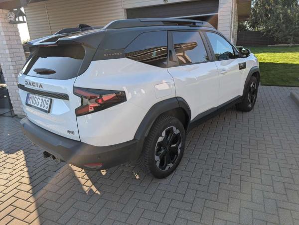 White Dacia Bigster 2026 in Klaipeda, with an engine capacity of 1.20 L and mileage of 13 thousand km for 26500 €, photo 5 on AUTOMOTO.COM.LV