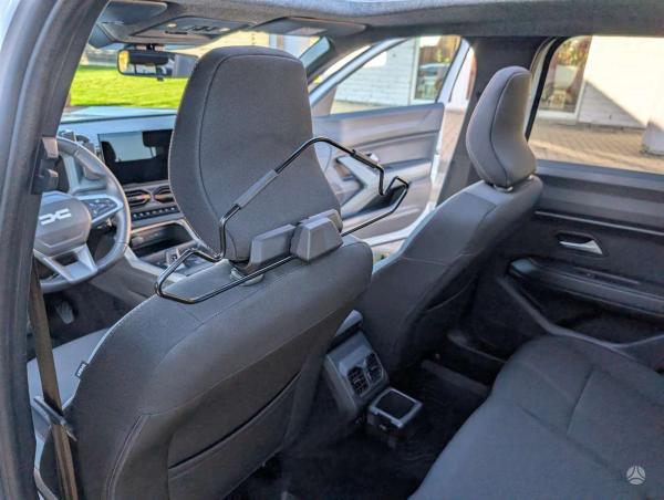 White Dacia Bigster 2026 in Klaipeda, with an engine capacity of 1.20 L and mileage of 13 thousand km for 26500 €, photo 7 on AUTOMOTO.COM.LV