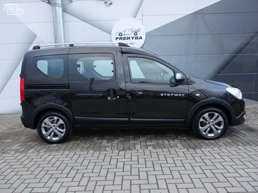 Black Dacia Dokker 2016 in Ramuciai, with an engine capacity of 1.20 L and mileage of 172 thousand km for 5950 €, photo 5 on AUTOMOTO.COM.LV
