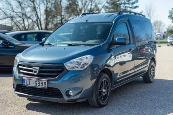 Zils Dacia Dokker 2013 Liepāja, ar dzinēja tilpumu 1.20 L un nobraukumu 94 tūkst. km par 5950 €, foto 1 vietnē AUTOMOTO.COM.LV