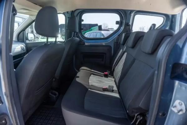 Zils Dacia Dokker 2013 Liepāja, ar dzinēja tilpumu 1.20 L un nobraukumu 94 tūkst. km par 5950 €, foto 10 vietnē AUTOMOTO.COM.LV