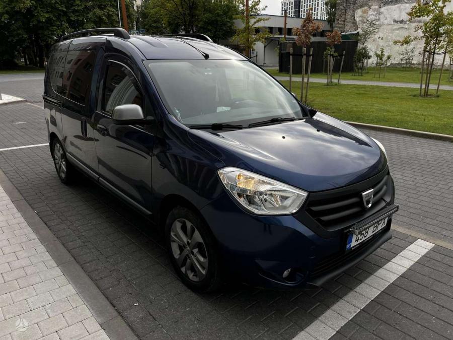 Blue Dacia Dokker 2016 in Tallinn, with an engine capacity of 1.46 L and mileage of 122 thousand km for 5490 €, photo 4 on AUTOMOTO.COM.LV
