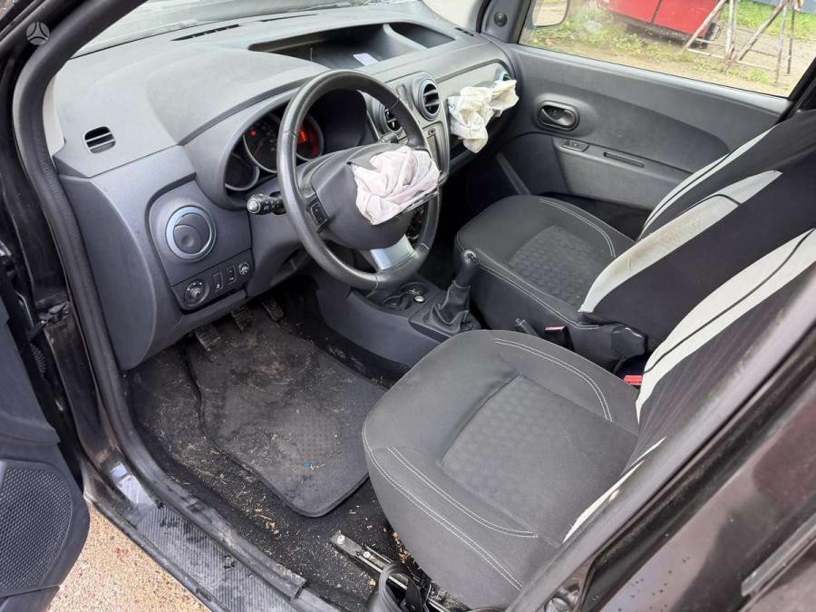 Zaļš Dacia Dokker 2017 Kauņa, ar dzinēja tilpumu 1.20 L un nobraukumu 115 tūkst. km par 2350 €, foto 10 vietnē AUTOMOTO.COM.LV