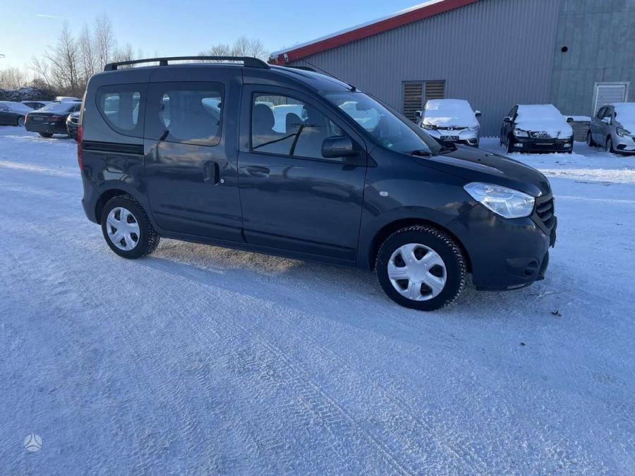 Grey Dacia Dokker 2014 in Radviliskis, with an engine capacity of 1.20 L and mileage of 98 thousand km for 5100 €, photo 3 on AUTOMOTO.COM.LV