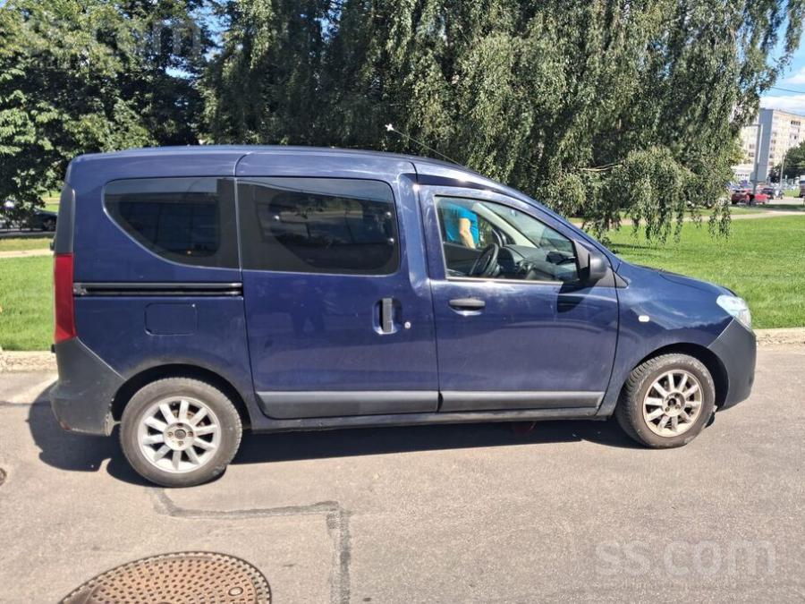 Violets Dacia Dokker 2015 Rīga, ar dzinēja tilpumu 1.50 L un nobraukumu 164 tūkst. km par 4500 €, foto 1 vietnē AUTOMOTO.COM.LV