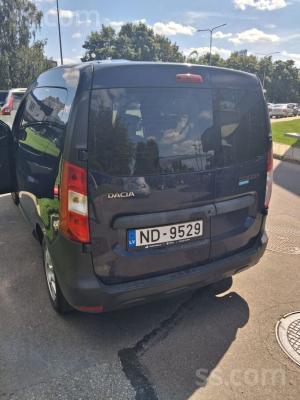 Violets Dacia Dokker 2015 Rīga, ar dzinēja tilpumu 1.50 L un nobraukumu 164 tūkst. km par 4500 €, foto 3 vietnē AUTOMOTO.COM.LV