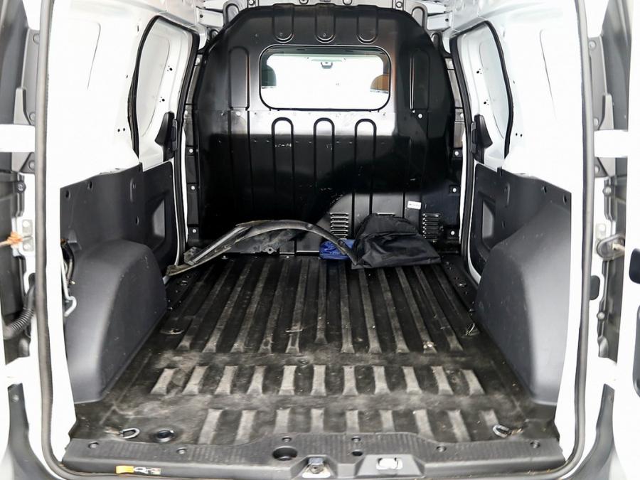 Balts Dacia Dokker 2020 Tallina, ar dzinēja tilpumu 1.50 L un nobraukumu 286 tūkst. km par 3799 €, foto 17 vietnē AUTOMOTO.COM.LV