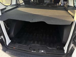 White Dacia Dokker 2019 in Kaunas, with an engine capacity of 1.46 L and mileage of 104 thousand km for 5800 €, photo 14 on AUTOMOTO.COM.LV