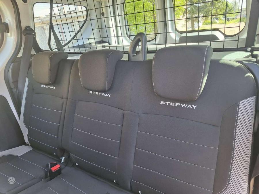 White Dacia Dokker 2019 in Marijampole, with an engine capacity of 1.20 L and mileage of 101 thousand km for 6650 €, photo 12 on AUTOMOTO.COM.LV