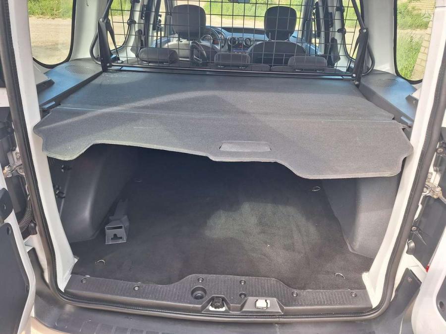 White Dacia Dokker 2019 in Marijampole, with an engine capacity of 1.20 L and mileage of 101 thousand km for 6650 €, photo 14 on AUTOMOTO.COM.LV