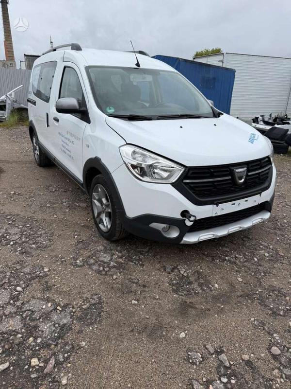 White Dacia Dokker 2020 in Jurbarkas, with an engine capacity of 1.46 L and mileage of 145 thousand km for 5444 €, photo 7 on AUTOMOTO.COM.LV
