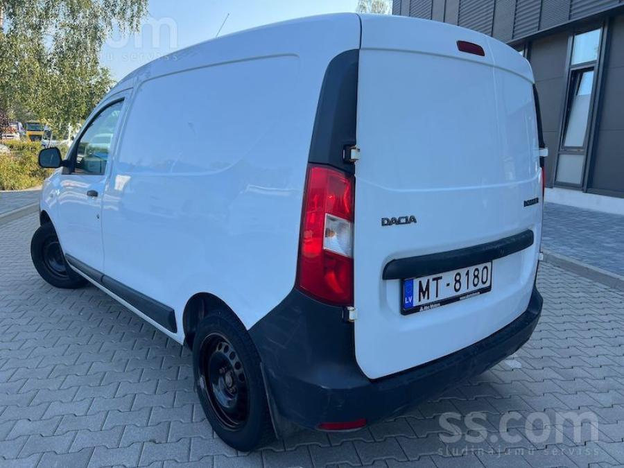 Balts Dacia Dokker 2015 Rīga, ar dzinēja tilpumu 1.50 L un nobraukumu 269 tūkst. km par 3690 €, foto 7 vietnē AUTOMOTO.COM.LV