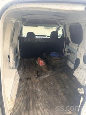 White Dacia Dokker 2013 in Riga, with an engine capacity of 1.50 L and mileage of 297 thousand km for 1600 €, photo 9 on AUTOMOTO.COM.LV
