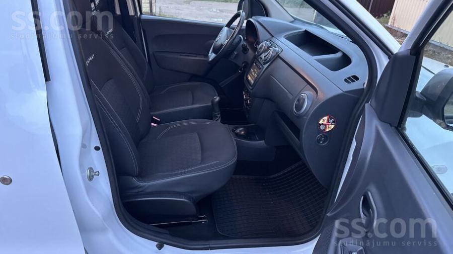 Balts Dacia Dokker 2015 Rēzekne, ar dzinēja tilpumu 1.20 L un nobraukumu 115 tūkst. km par 5650 €, foto 12 vietnē AUTOMOTO.COM.LV