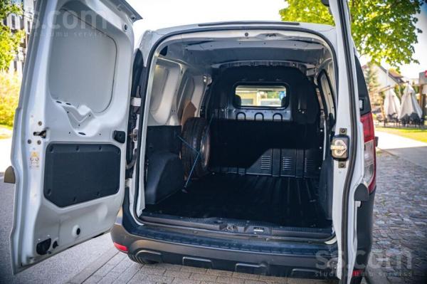 White Dacia Dokker 2019 in Riga, with an engine capacity of 1.50 L and mileage of 0 thousand km for 2990 €, photo 8 on AUTOMOTO.COM.LV