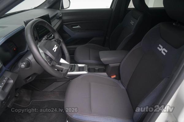 Beige Dacia Duster 2024 in Tallinn, with an engine capacity of 1.60 L and mileage of 25 thousand km for 24990 €, photo 6 on AUTOMOTO.COM.LV