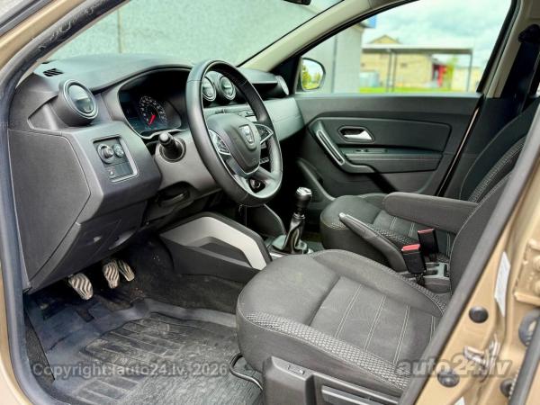 Beige Dacia Duster 2020 in Tallinn, with an engine capacity of 1.00 L and mileage of 142 thousand km for 8700 €, photo 10 on AUTOMOTO.COM.LV