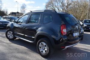 Black Dacia Duster 2010 in Kuldiga, with an engine capacity of 1.50 L and mileage of 0 thousand km for 5650 €, photo 4 on AUTOMOTO.COM.LV