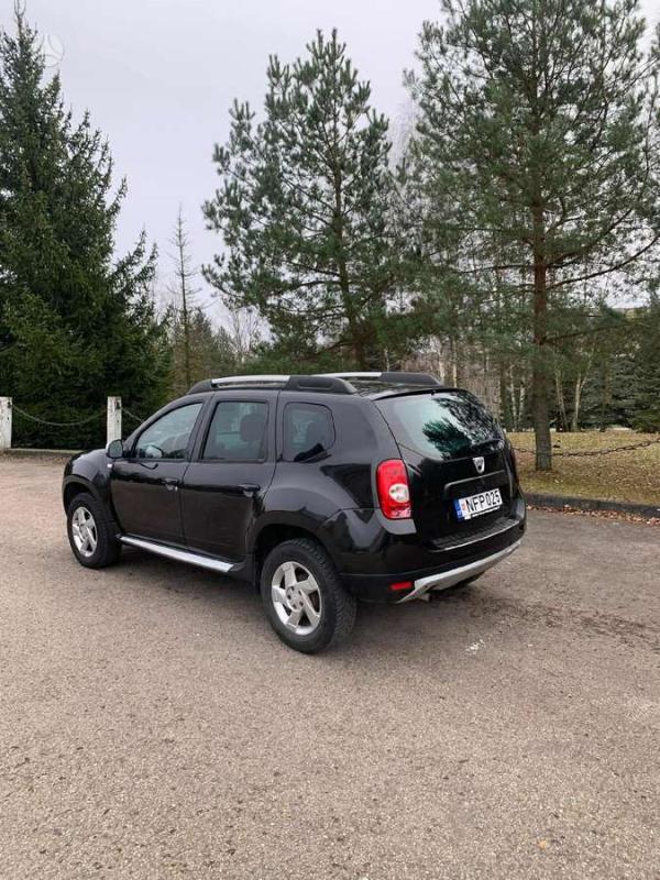Black Dacia Duster 2010 in Alytus, with an engine capacity of 1.60 L and mileage of 158 thousand km for 4900 €, photo 3 on AUTOMOTO.COM.LV
