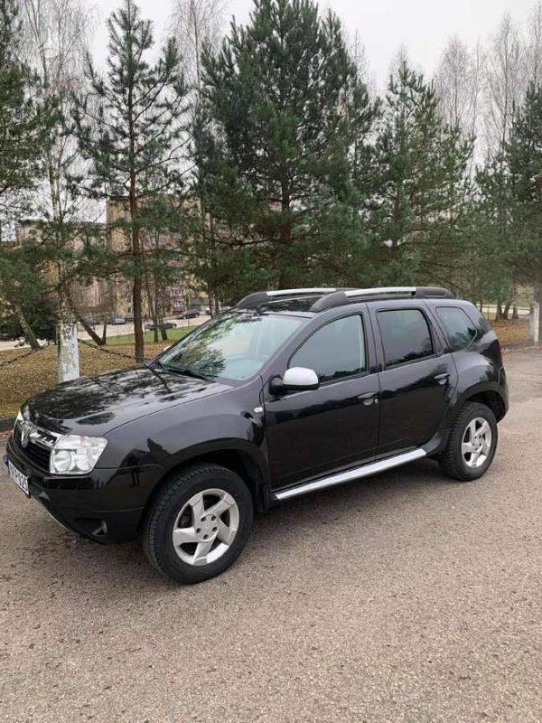 Black Dacia Duster 2010 in Alytus, with an engine capacity of 1.60 L and mileage of 158 thousand km for 4900 €, photo 6 on AUTOMOTO.COM.LV