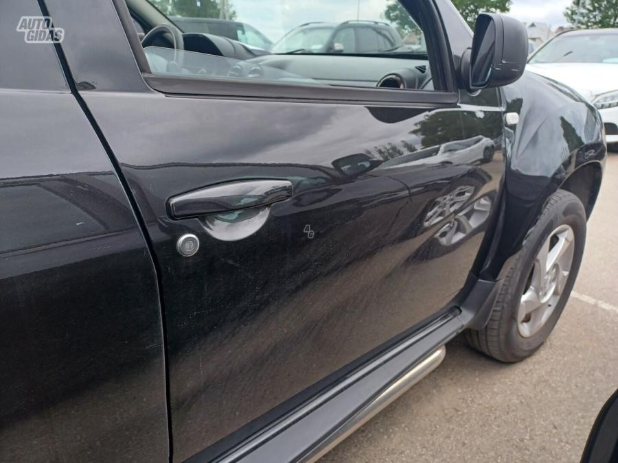 Black Dacia Duster 2010 in Taurage, with an engine capacity of 1.50 L and mileage of 286 thousand km for 2500 €, photo 4 on AUTOMOTO.COM.LV