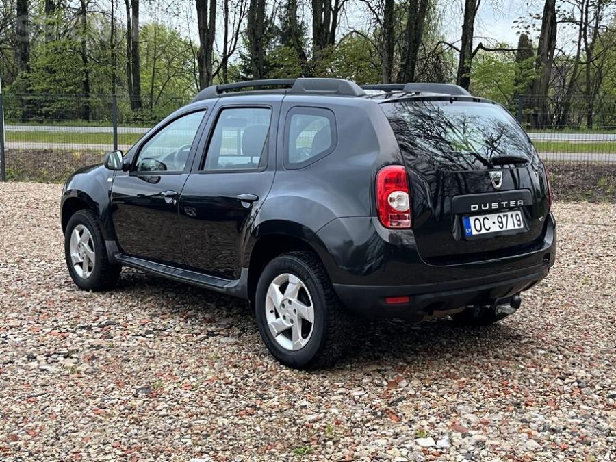 Black Dacia Duster 2011 in Cesis, with an engine capacity of 1.50 L and mileage of 0 thousand km for 6950 €, photo 2 on AUTOMOTO.COM.LV