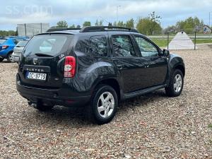 Black Dacia Duster 2011 in Cesis, with an engine capacity of 1.50 L and mileage of 0 thousand km for 6950 €, photo 6 on AUTOMOTO.COM.LV