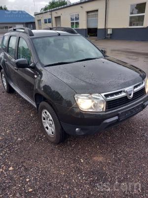 Black Dacia Duster 2011 in Cesis, with an engine capacity of 1.50 L and mileage of 178 thousand km for 5990 €, photo 9 on AUTOMOTO.COM.LV