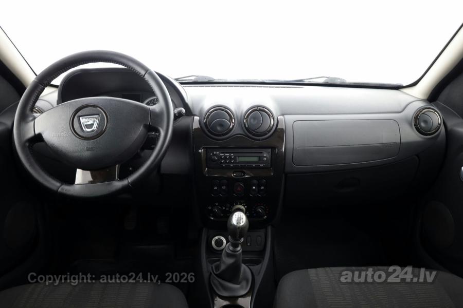 Black Dacia Duster 2011 in Tallinn, with an engine capacity of 1.50 L and mileage of 178 thousand km for 3999 €, photo 6 on AUTOMOTO.COM.LV