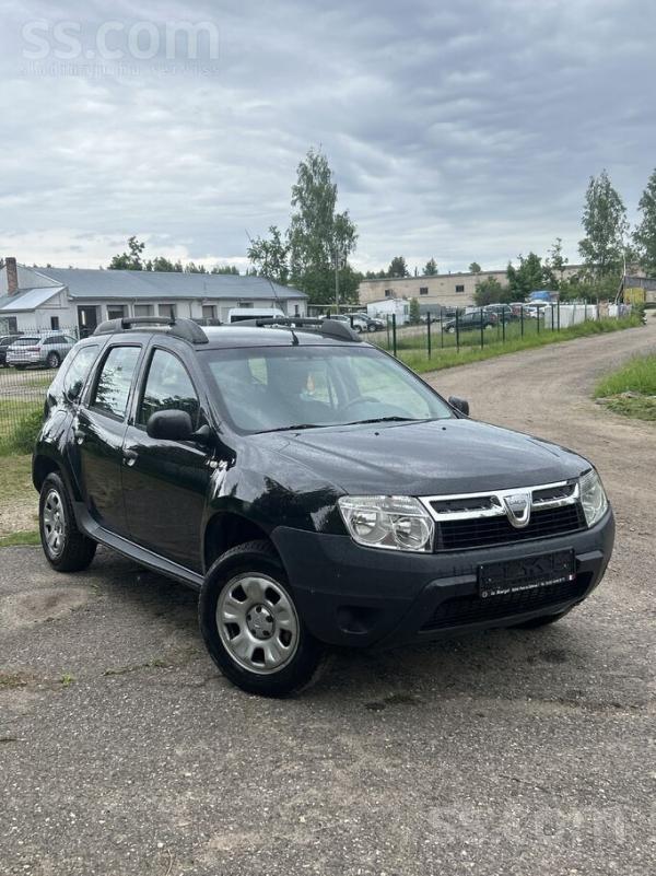 Black Dacia Duster 2011 in Daugavpils, with an engine capacity of 1.50 L and mileage of 212 thousand km for 3850 €, photo 2 on AUTOMOTO.COM.LV