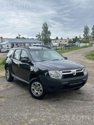 Black Dacia Duster 2011 in Daugavpils, with an engine capacity of 1.50 L and mileage of 212 thousand km for 3850 €, photo 3 on AUTOMOTO.COM.LV