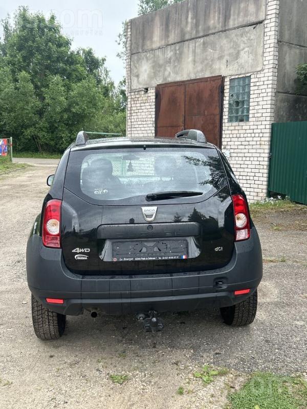 Black Dacia Duster 2011 in Daugavpils, with an engine capacity of 1.50 L and mileage of 212 thousand km for 3850 €, photo 5 on AUTOMOTO.COM.LV