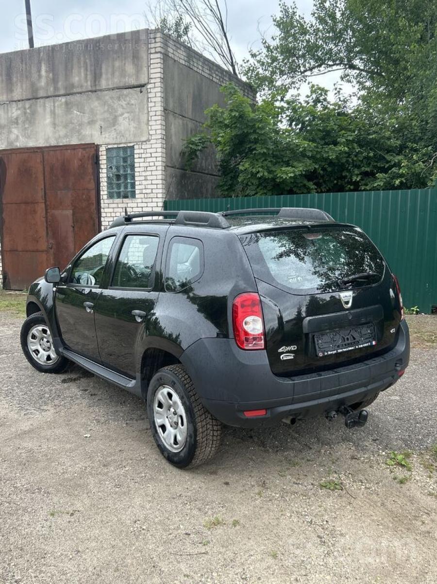 Black Dacia Duster 2011 in Daugavpils, with an engine capacity of 1.50 L and mileage of 212 thousand km for 3850 €, photo 7 on AUTOMOTO.COM.LV
