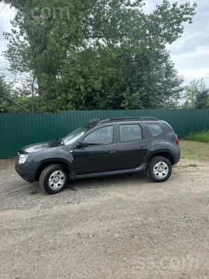 Black Dacia Duster 2011 in Daugavpils, with an engine capacity of 1.50 L and mileage of 212 thousand km for 3850 €, photo 8 on AUTOMOTO.COM.LV