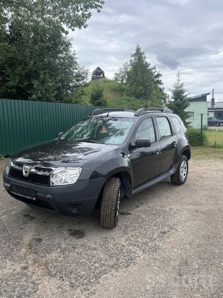 Black Dacia Duster 2011 in Daugavpils, with an engine capacity of 1.50 L and mileage of 212 thousand km for 3850 €, photo 9 on AUTOMOTO.COM.LV
