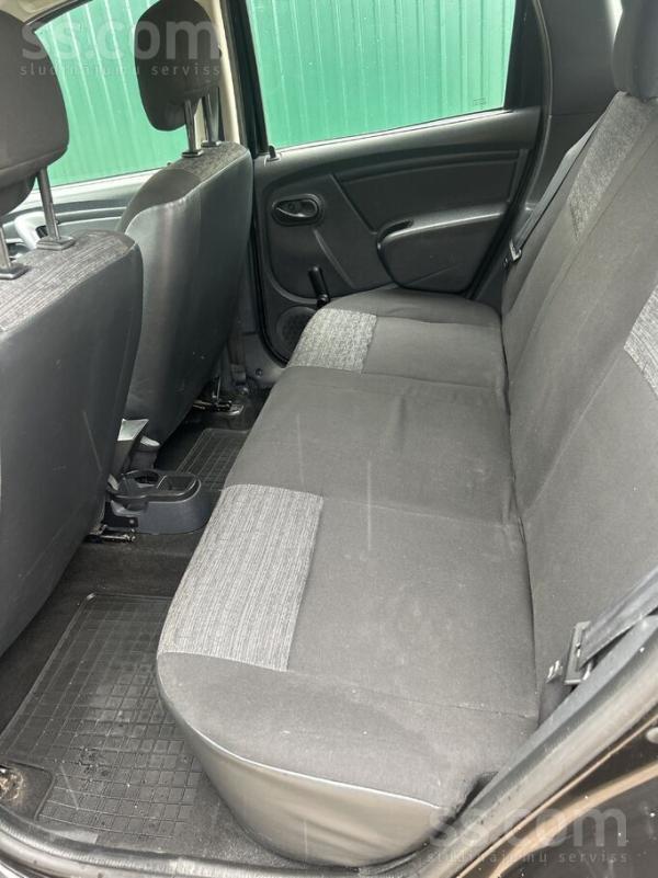 Black Dacia Duster 2011 in Daugavpils, with an engine capacity of 1.50 L and mileage of 212 thousand km for 3850 €, photo 9 on AUTOMOTO.COM.LV