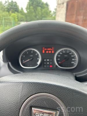 Black Dacia Duster 2011 in Daugavpils, with an engine capacity of 1.50 L and mileage of 212 thousand km for 3850 €, photo 15 on AUTOMOTO.COM.LV