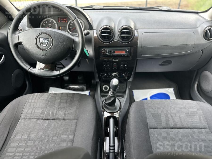 Melns Dacia Duster 2011 Cēsis, ar dzinēja tilpumu 1.50 L un nobraukumu 0 tūkst. km par 6400 €, foto 8 vietnē AUTOMOTO.COM.LV