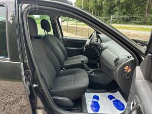 Melns Dacia Duster 2011 Cēsis, ar dzinēja tilpumu 1.50 L un nobraukumu 0 tūkst. km par 6400 €, foto 9 vietnē AUTOMOTO.COM.LV
