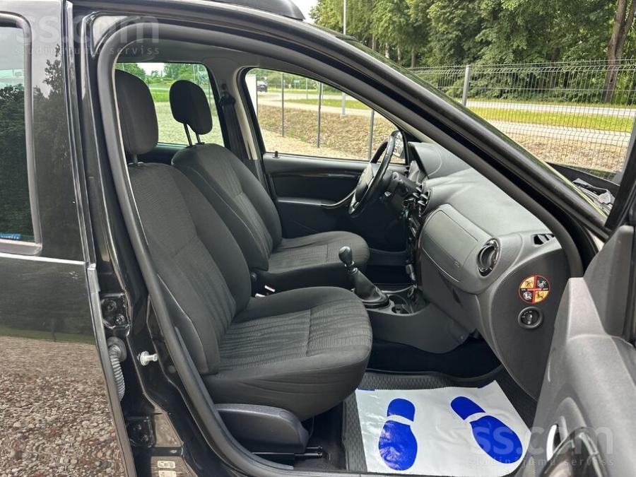 Melns Dacia Duster 2011 Cēsis, ar dzinēja tilpumu 1.50 L un nobraukumu 0 tūkst. km par 6400 €, foto 9 vietnē AUTOMOTO.COM.LV