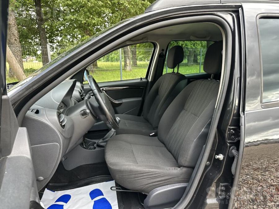 Melns Dacia Duster 2011 Cēsis, ar dzinēja tilpumu 1.50 L un nobraukumu 0 tūkst. km par 6400 €, foto 11 vietnē AUTOMOTO.COM.LV