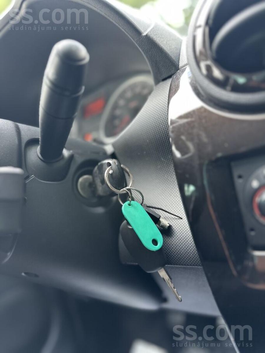Melns Dacia Duster 2011 Cēsis, ar dzinēja tilpumu 1.50 L un nobraukumu 0 tūkst. km par 6400 €, foto 13 vietnē AUTOMOTO.COM.LV